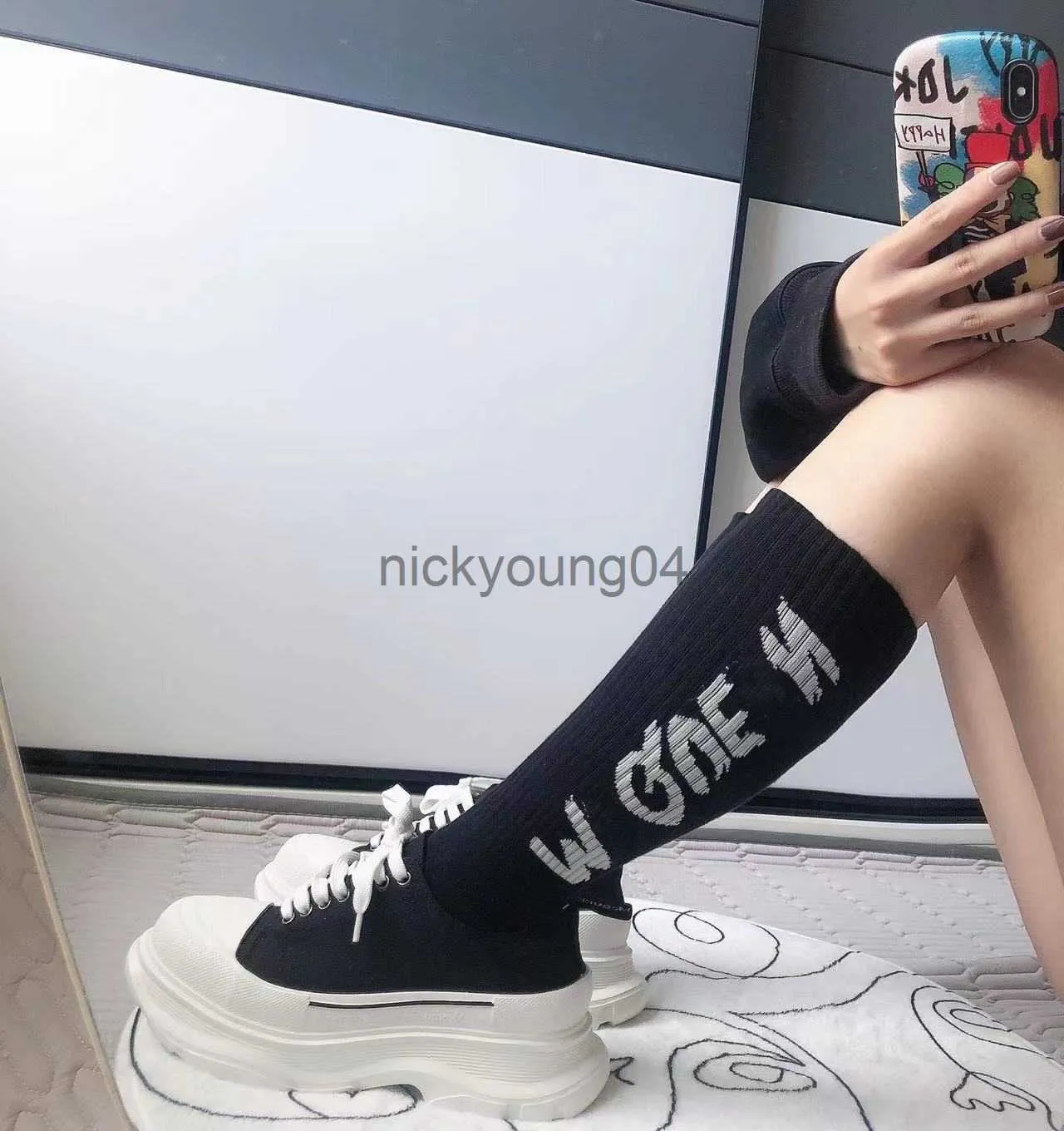 DHgate.com:Mens and Womens Outdoor Sports Socks, Tide Brand Teen ...