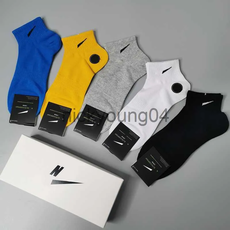 DHgate.com:Mens Colorful Letter Print Cotton Comfortable Sports Socks 5 ...