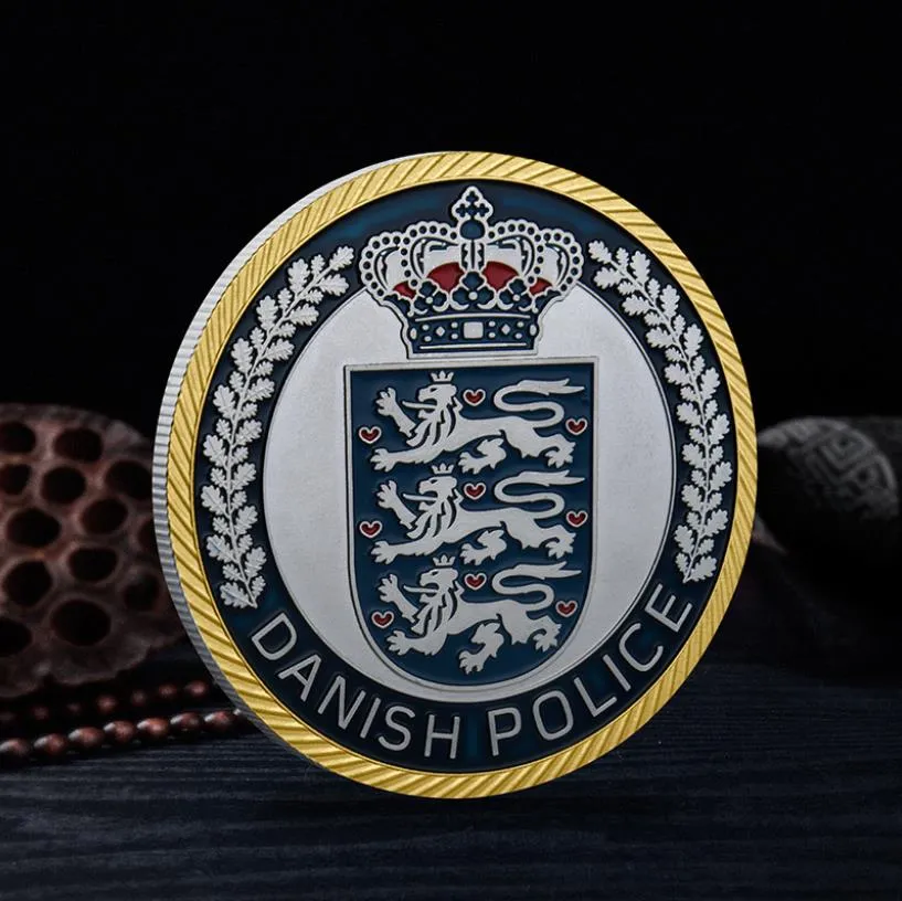 DHgate.com:European Style Metal Souvenir Commemorative Badges for ...