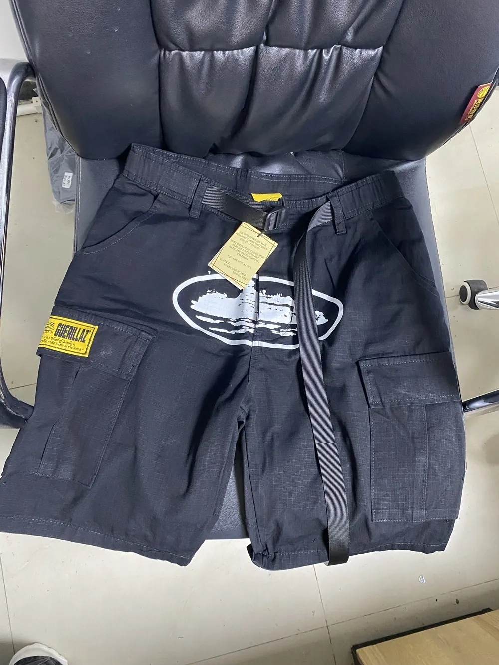 DHgate.com:American Street Style Multi-Pocket Cargo Shorts for Men ...