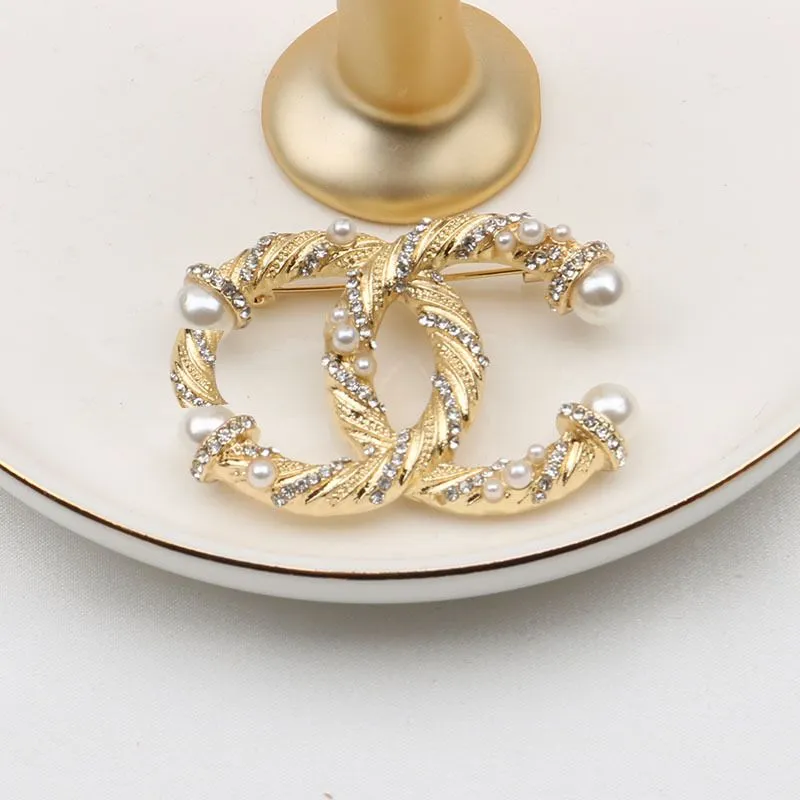 Elegant Fashion Designer Women Letter Brooches Gold Plated Broche ...