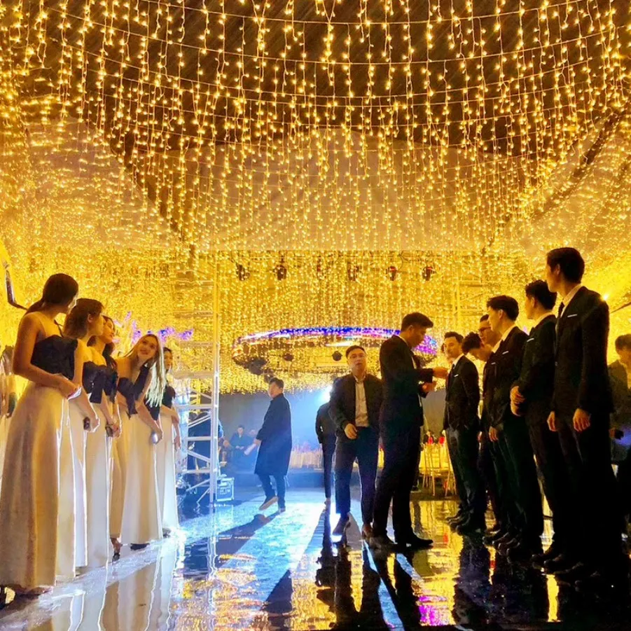 DHgate.com:2024 Christmas LED Icicle Curtain Lights, 0.5/0.6/0.7M ...