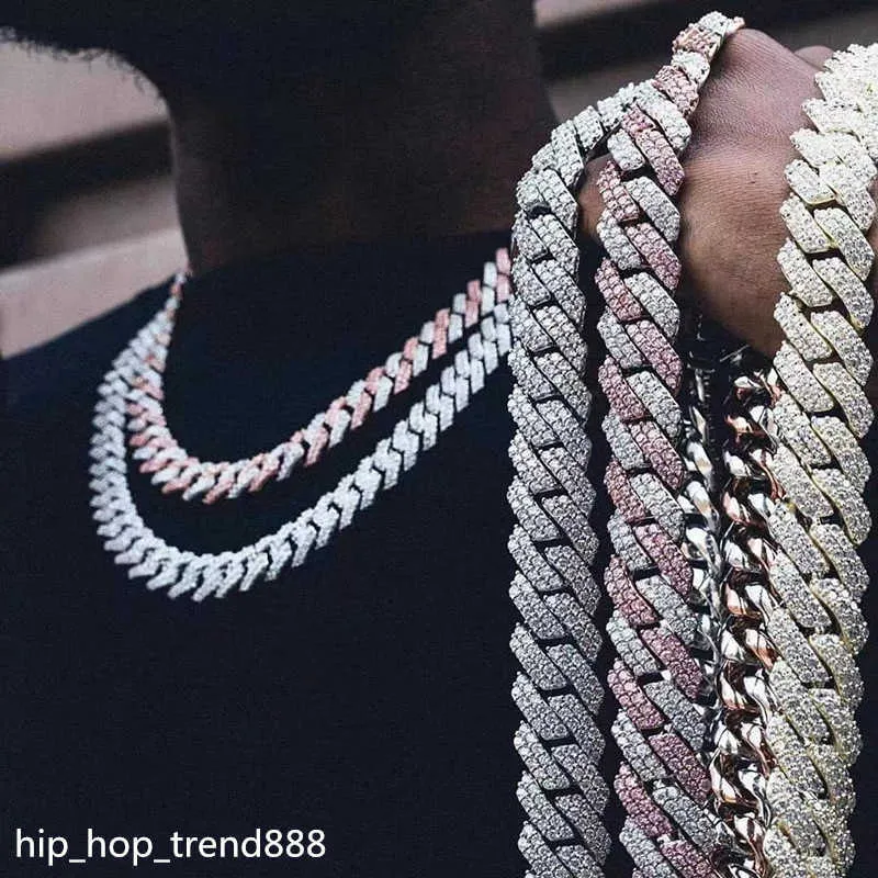 What are man chains and how to style them?