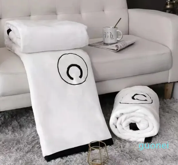 Blankets Designer Flannel Blanket Fashion Ch Carpeting Double Sided ...
