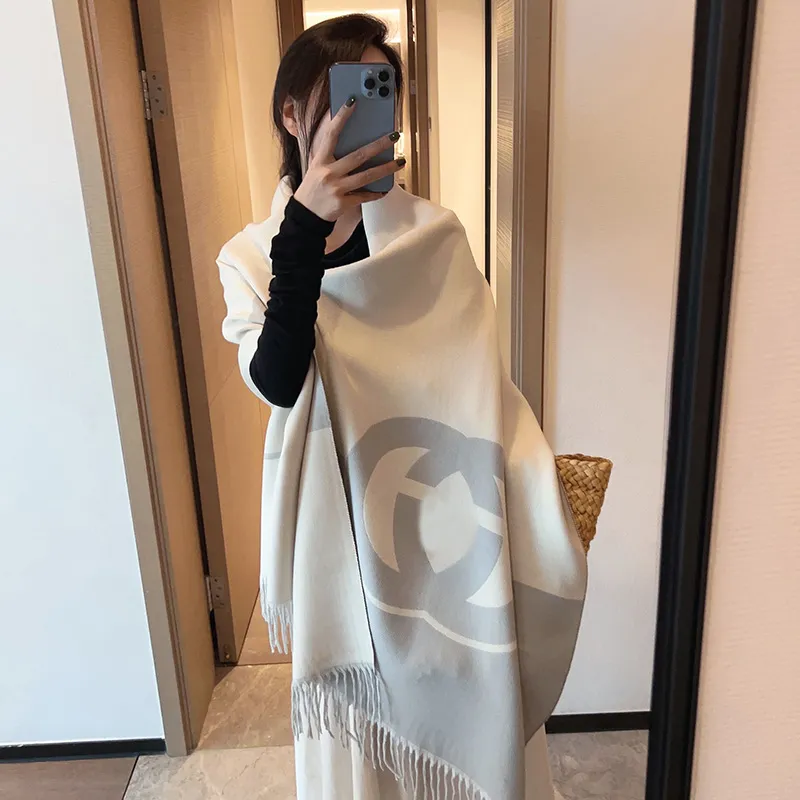 Large Designer Winter Shawl With Thickened Material And Iconic Fashion ...