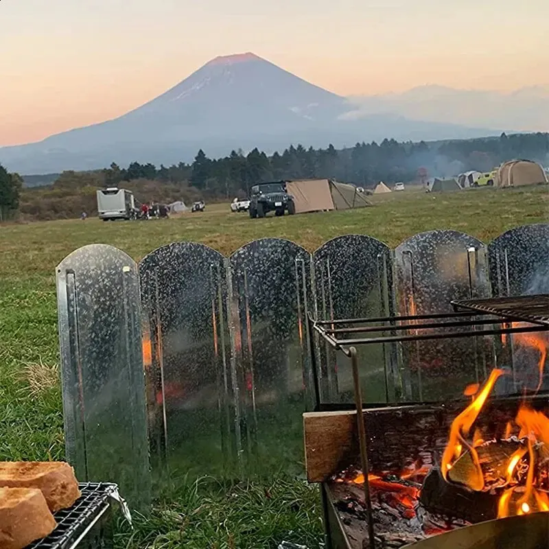 Portable Camping Windscreen - Folding Stove Wind Shield with 8 Plates ...