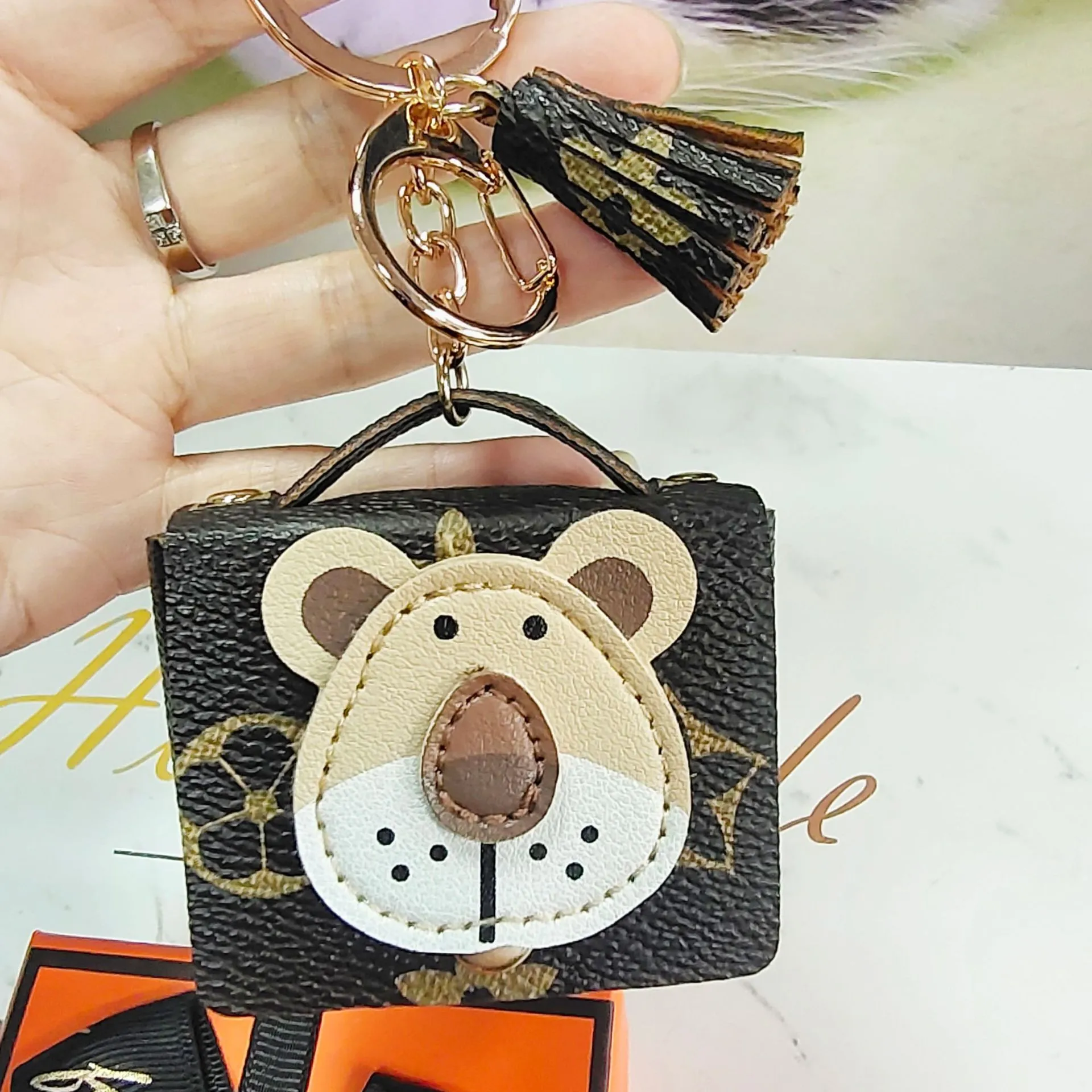 Animal Keychain Bluetooth Earphones AirPods Case Key Rings, Brown ...