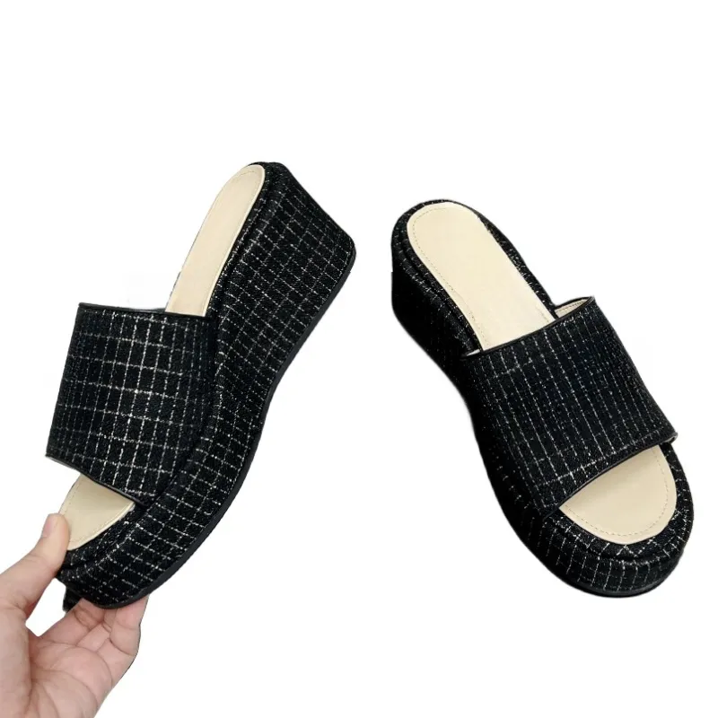 DHgate.com:Womens Patent Leather Mid-Heel Slippers with Sheepskin Sole ...