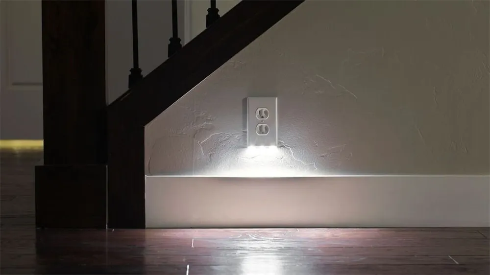 LED Cherry Wall Outlet Plate Night Light Plate With Automatic On/Off ...