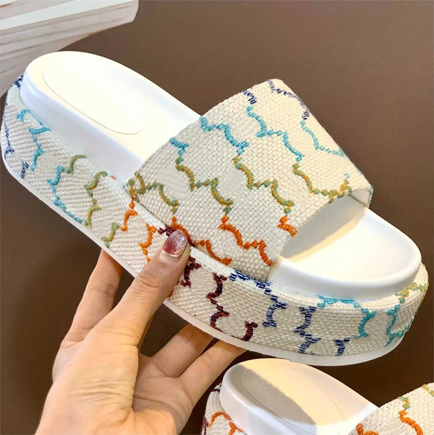 How to Style Women's Cute Sandals with Any Outfit