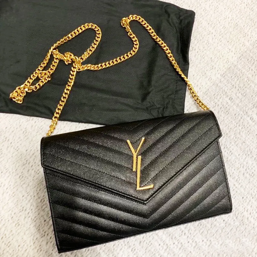 Must-Have Summer Purse Styles for Women