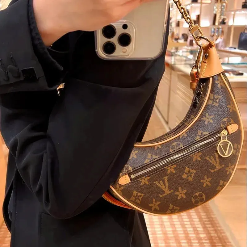 Luxury Designer Croissant Loop Half Moon Bag With Metal Luxury Designer Croissant Loop Half Moon Bag With Metal