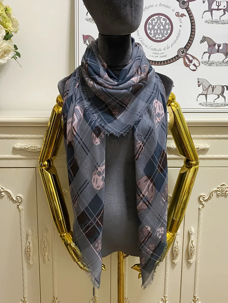 Elegant Women's Silk Square Scarf: Luxurious Pashmina And Silk Scarf ...