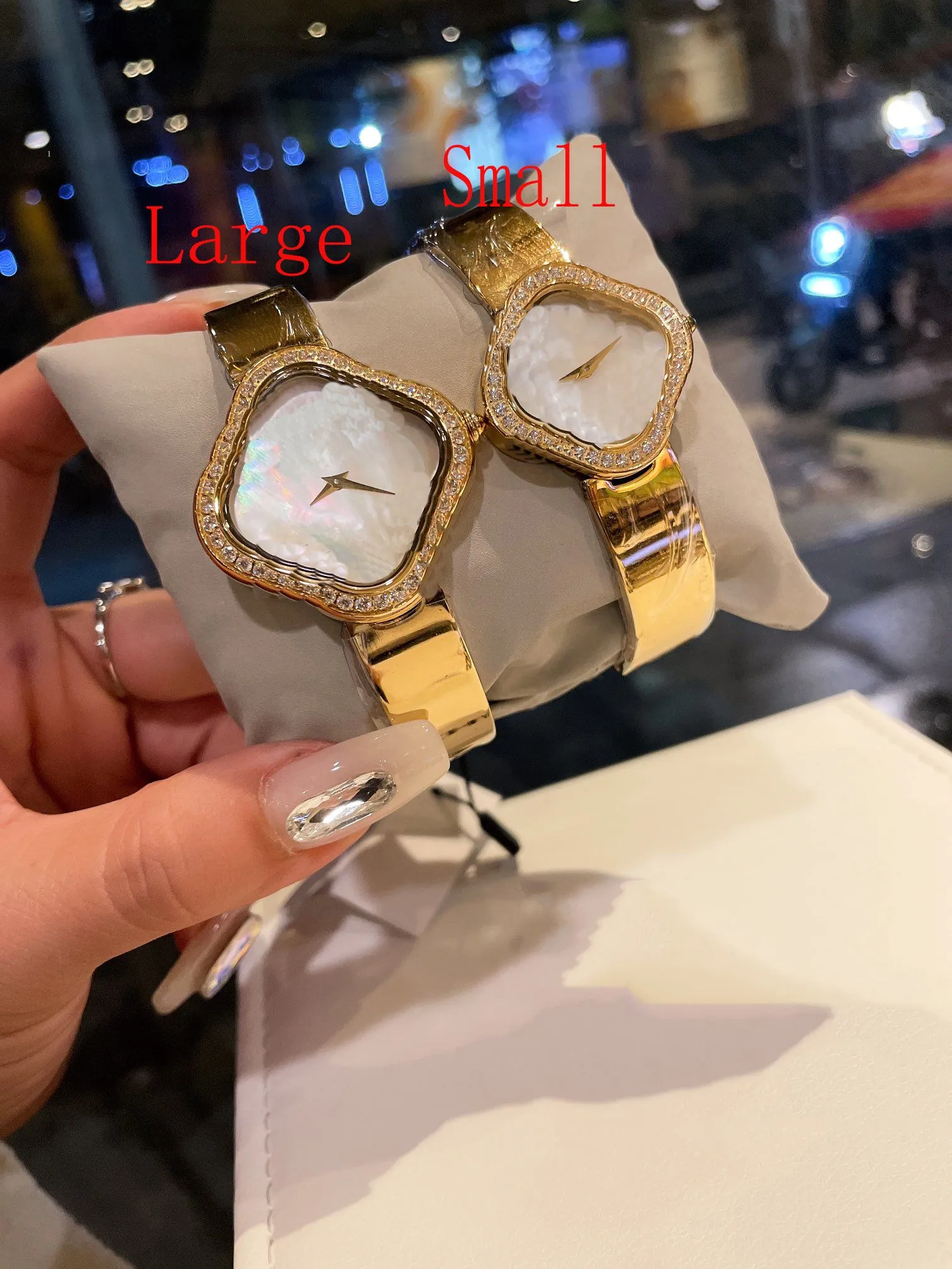 Luxury Classic Watch For Women Elegant Four Leaf Clover With Diamonds ...