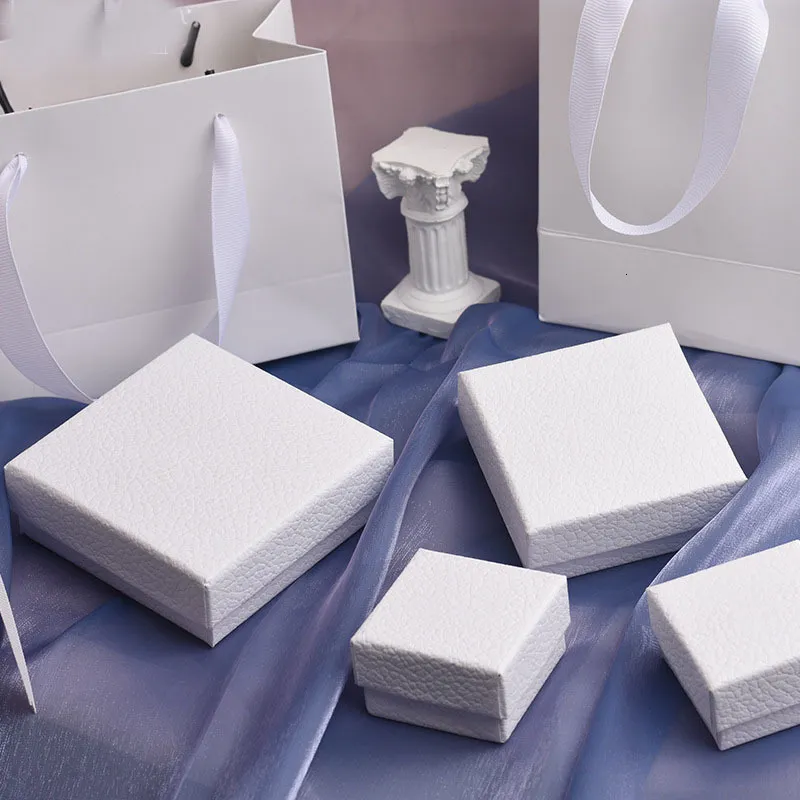 Jewelry Boxes In Bulk: White Textured Gift Packaging Set For Rings ...