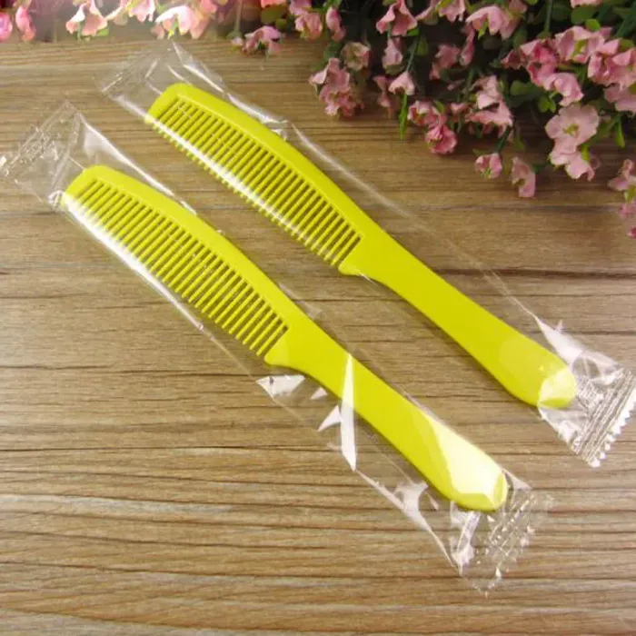 DHgate.com:Simple Hotel supplies Bath Supplies disposable combs hotel ...