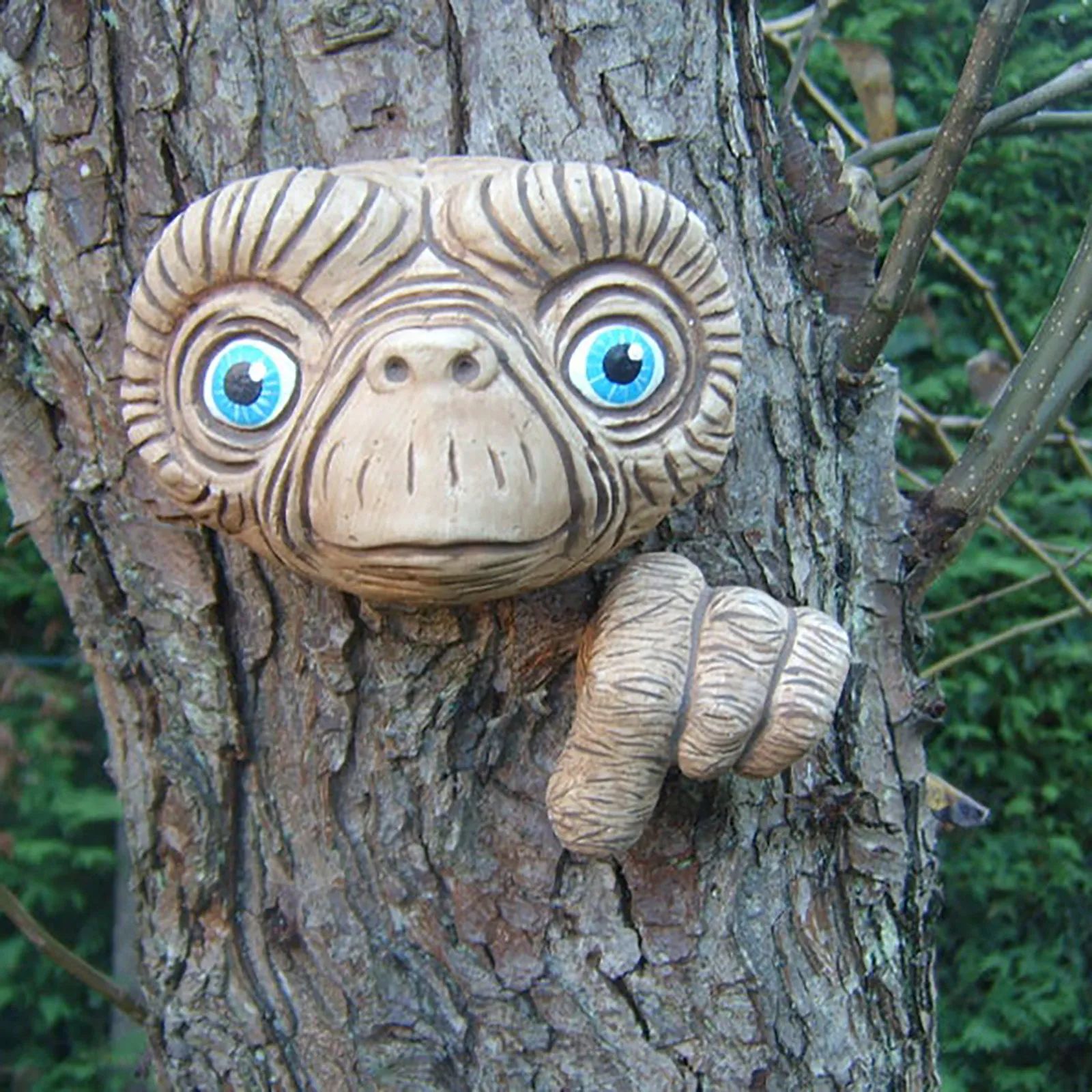 Unique Garden Decor: Alien ET Peeker Statue Resin Yard Art Ornament For ...
