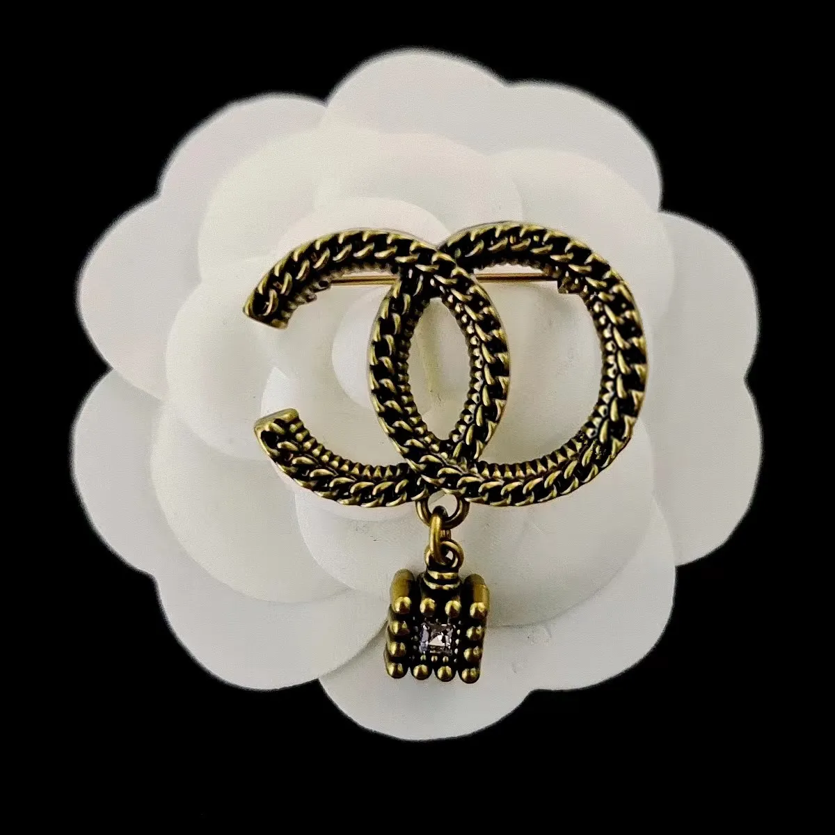 Luxury Designer Brooches Vintage Gold Plated Pearl... From Good_makeup ...