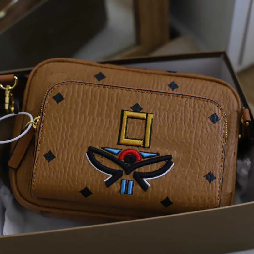 MM Designer Unisex Messenger Style Camera Bag With Wide Canvas Straps ...