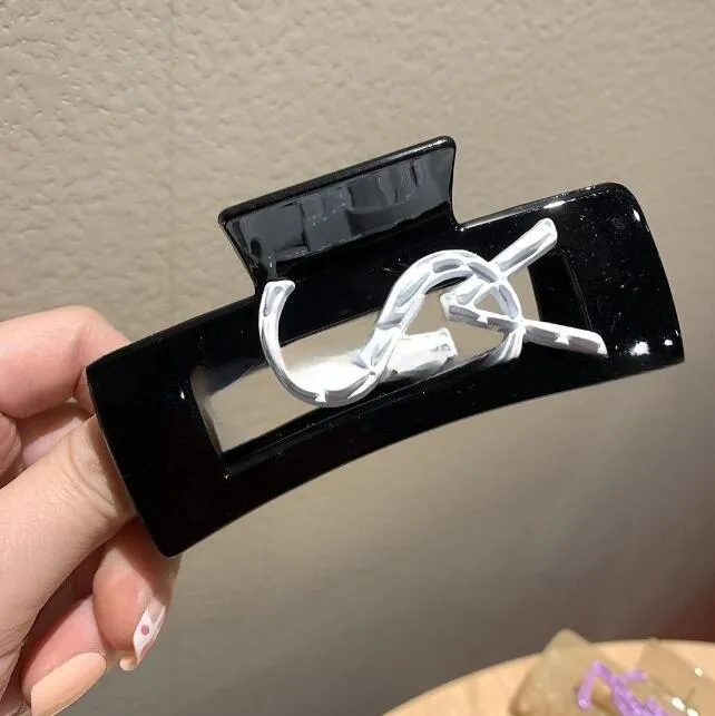 Luxury Designer Large Resin Hair Clips With Classic Fashion Design And ...