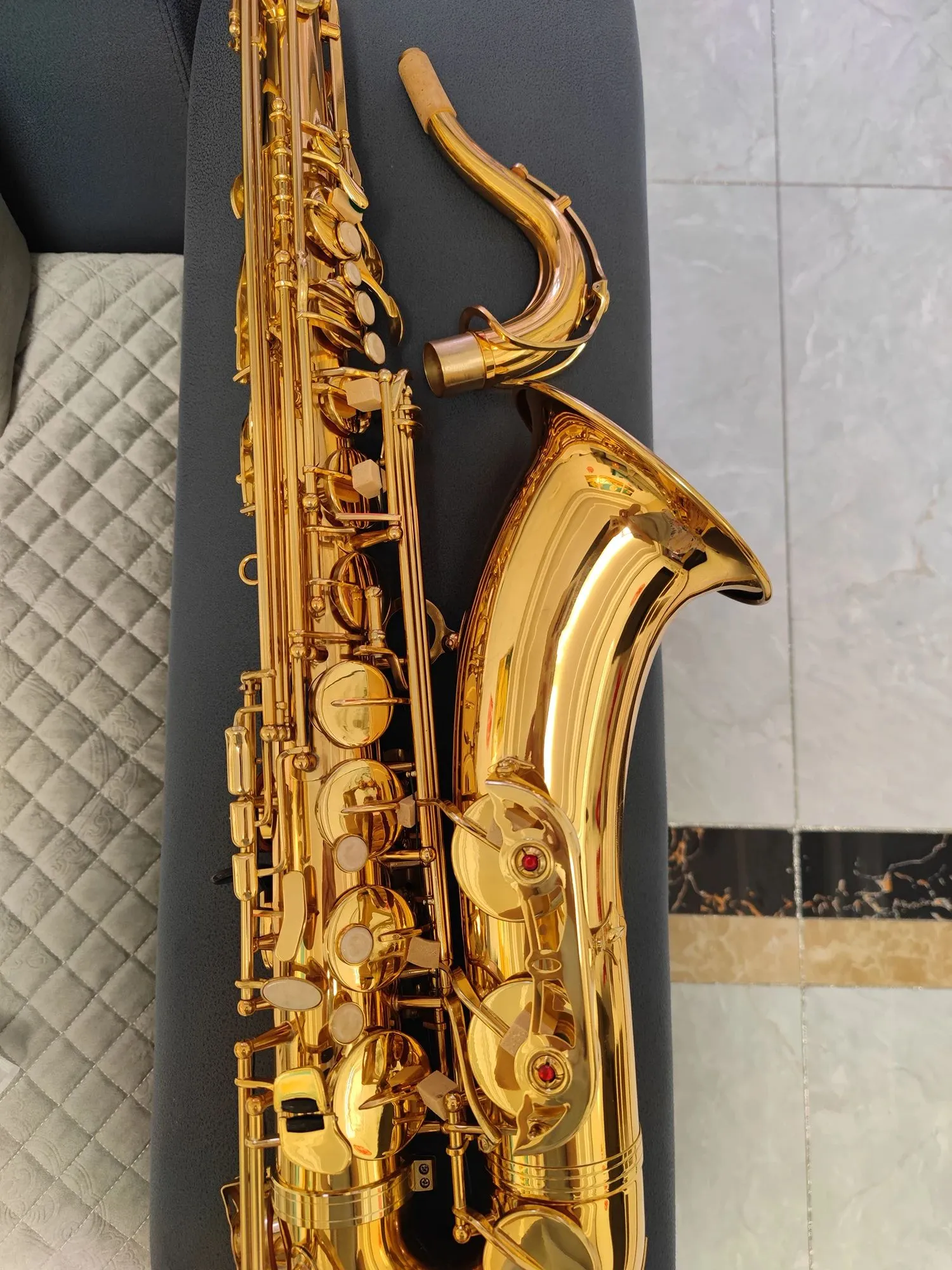 DHgate.com:Professional Tenor Saxophone, Gold-Plated Brass, Deep ...