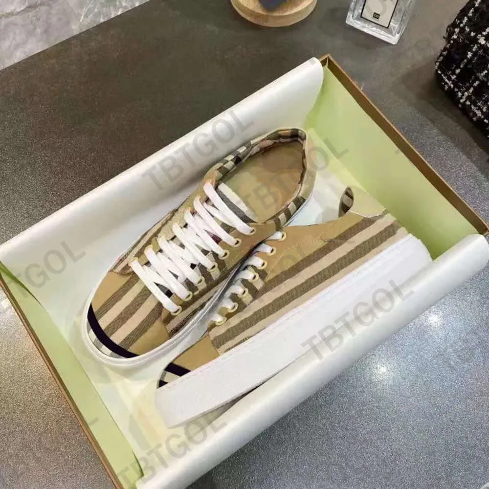 Designer Vintage Print Check Canvas Sneakers For Men Two Tone Cotton ...