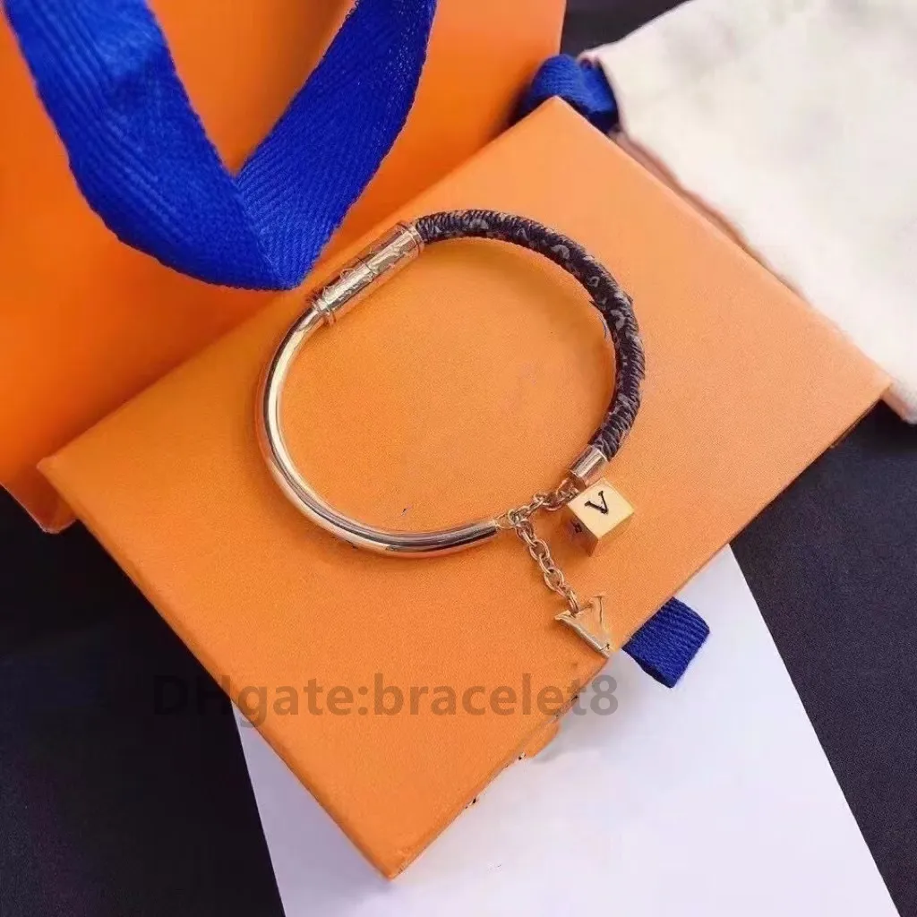 Classic Flower Plaid Leather Rope Bracelet Luxury Brand Jewelry Buckle Beads Hand Rope Men Women Couple Bracelets Gift High Quality