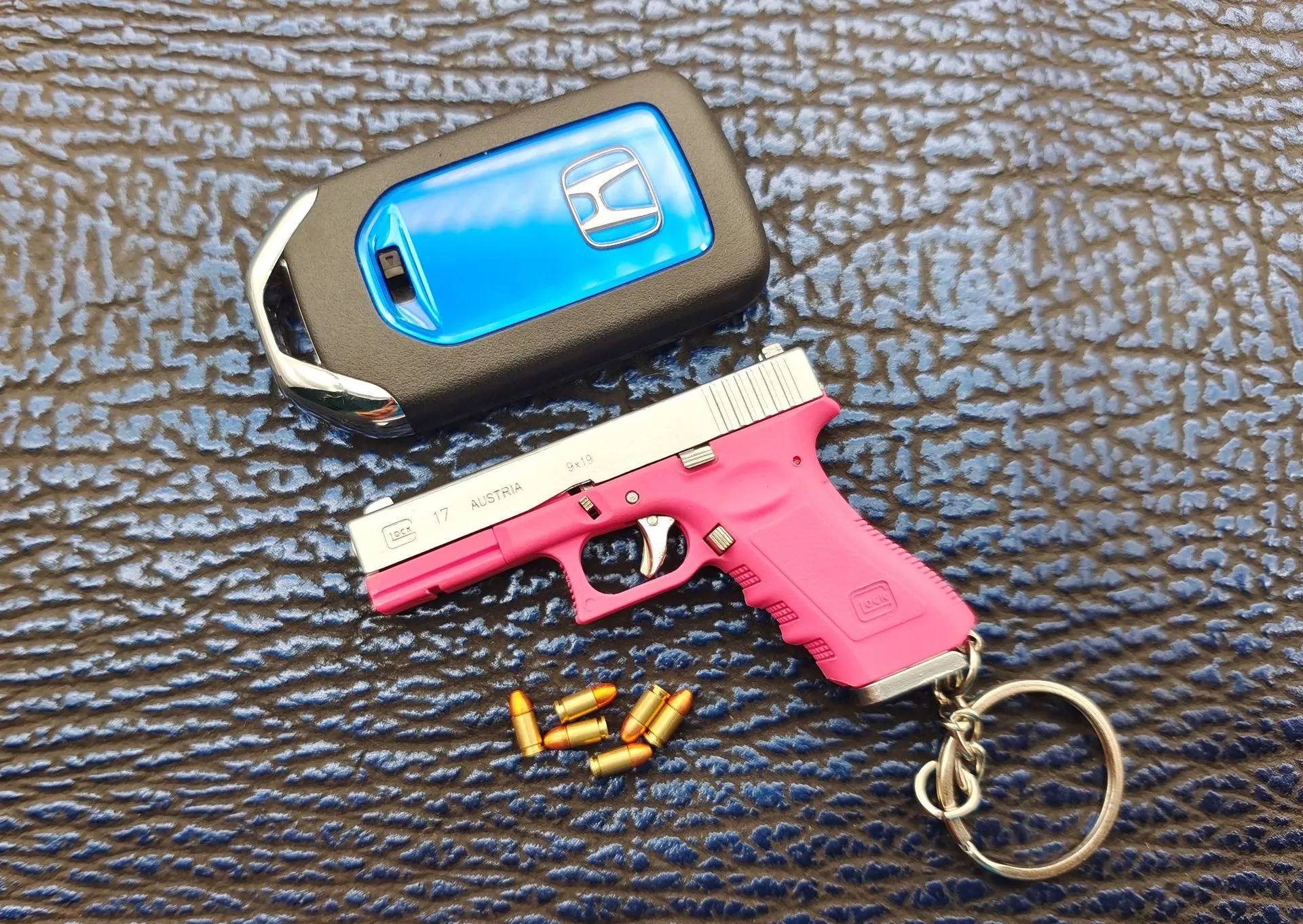 1:3 Scale G17 Alloy Gun Keychain With Shell V Power Nitro Perfect For ...