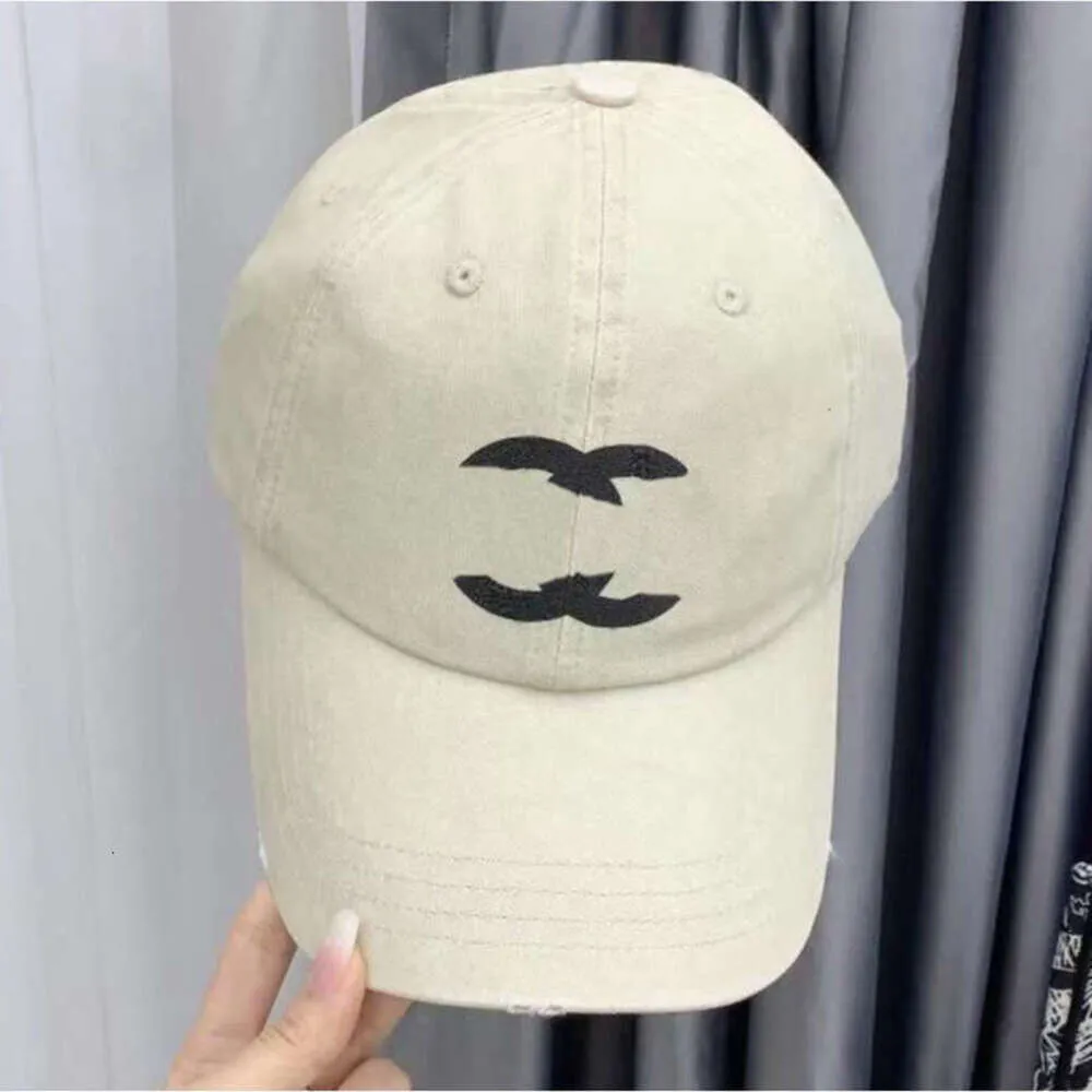 DHgate.com:Mens Casual Duck Tongue Baseball Cap, Classic Letter CC ...