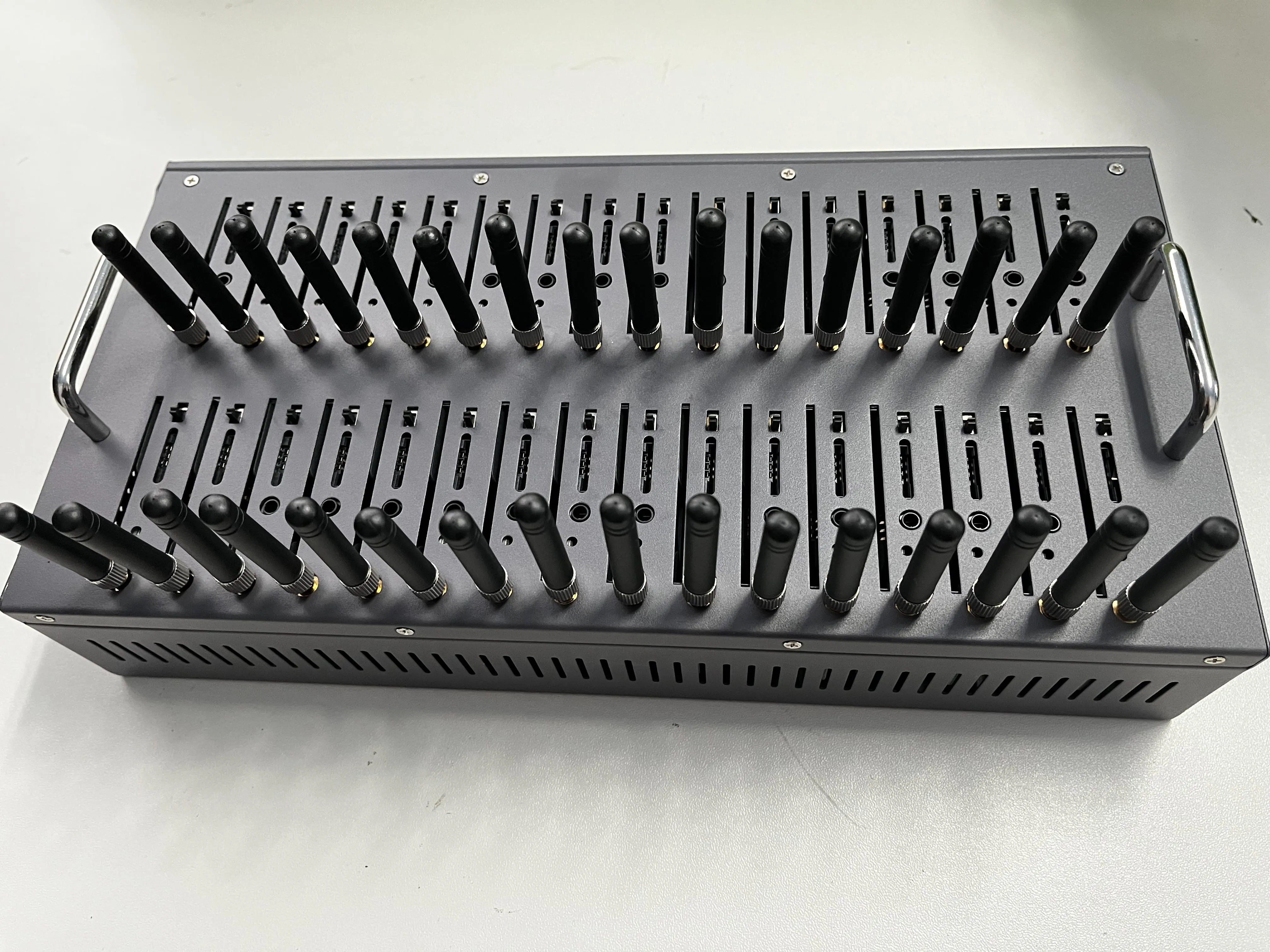 DHgate.com:Gsm Modem 32 Port Http SMS Bulk API Machine: Mass SMS Sender ...