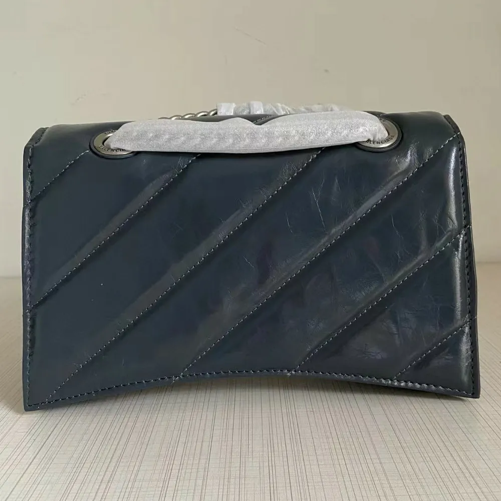 Black Thread Calendered Calf Leather Black Quilted Shoulder Bag With ...