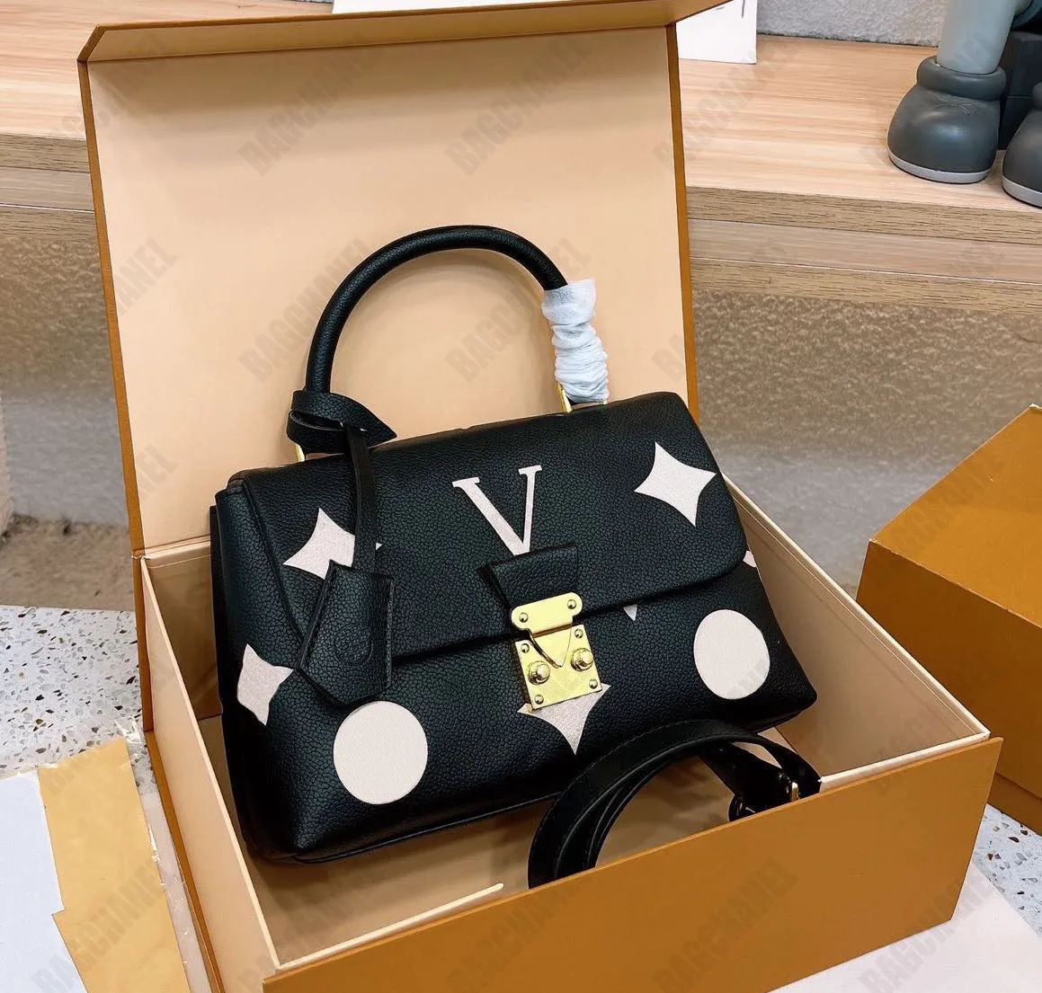 Flower Letter Pattern Designer Leather Messenger Bag For Women ...