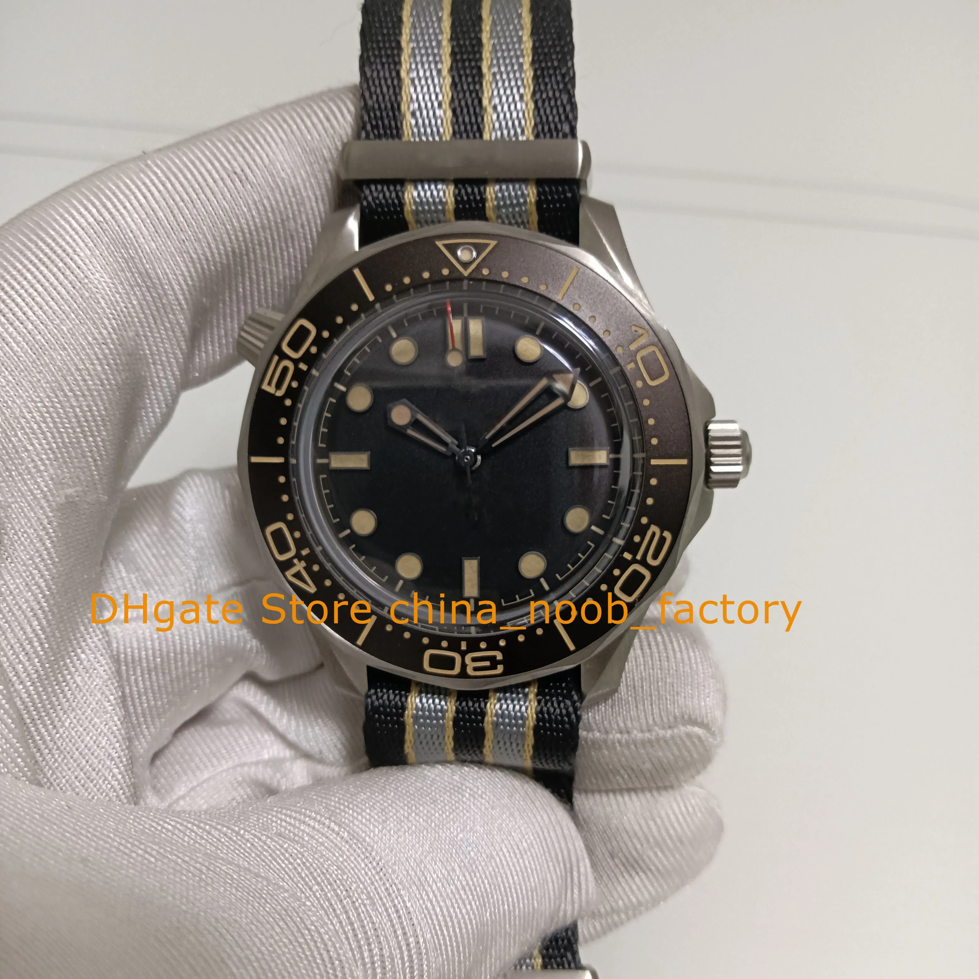 Mens 42mm Titanium Diver Watch 300m Water Resistance, Automatic Cal ...