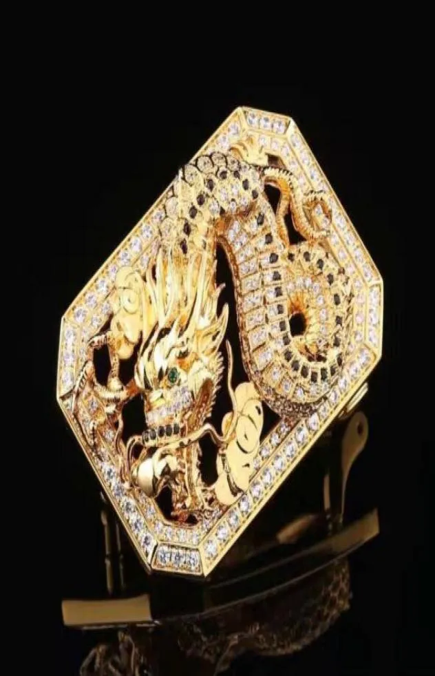 What Is a Buckle Belt and How to Style It?