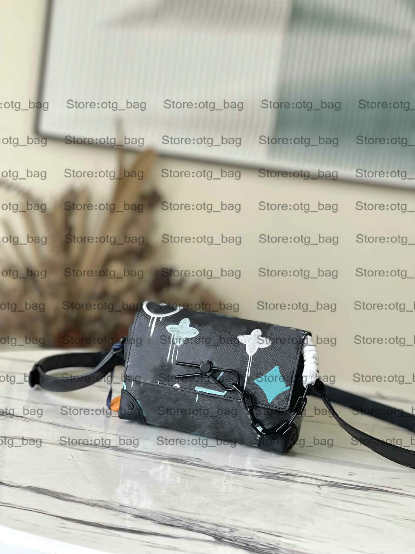 Yayoi Kusama Designer bag steamer - Men's Leather Yayoi Kusama Designer bag steamer - Men's Leather