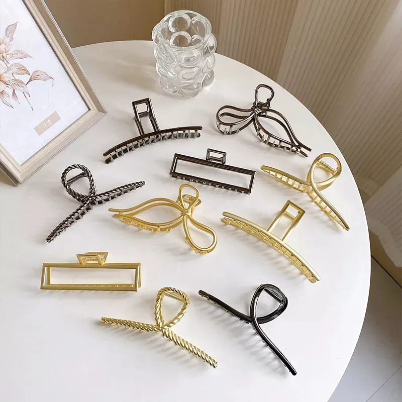 Geometric Shark Jumbo Hair Claw Clip Korean Fashion, Solid Gold & Black ...