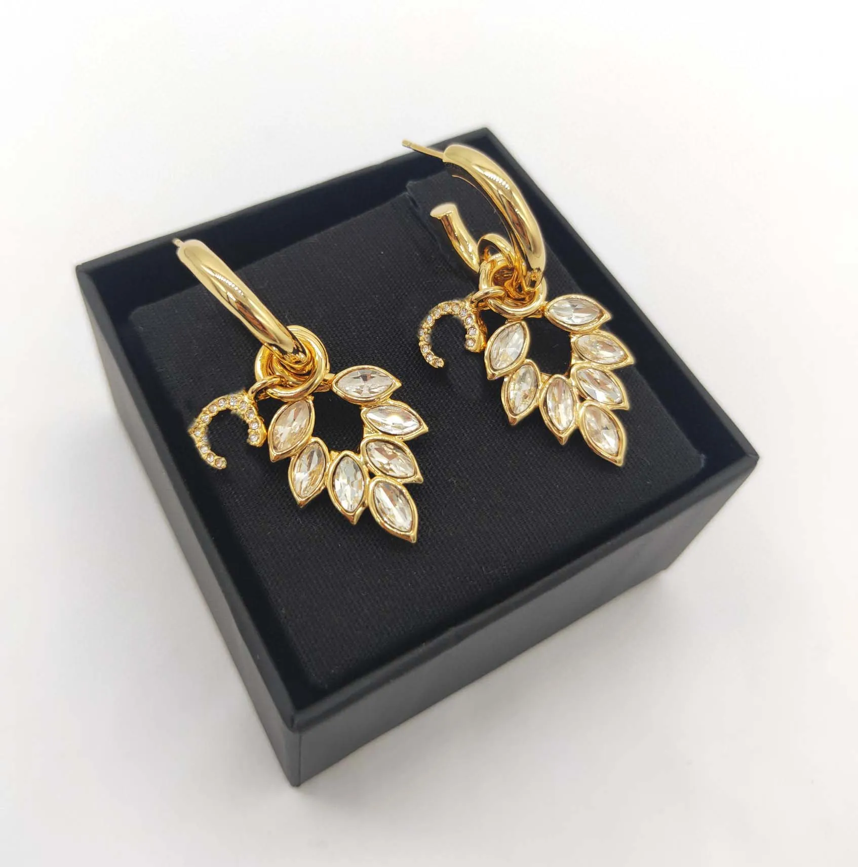 DHgate.com:Luxury 18k Gold-Plated Charm Drop Earrings with Diamonds ...