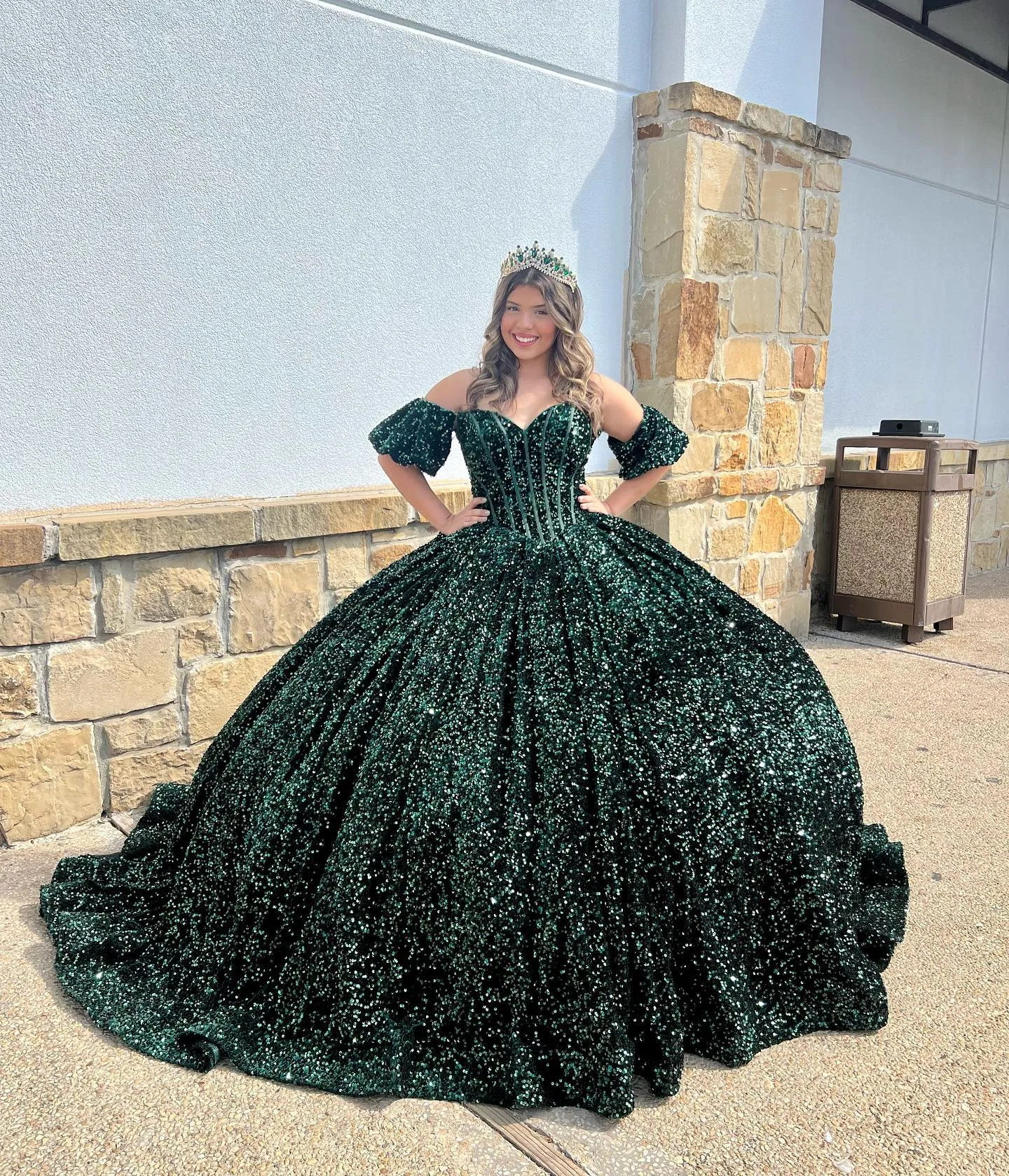 2023 Emerald Quinceanera Dark Green Prom Dress With Bow Velvet Sequin ...
