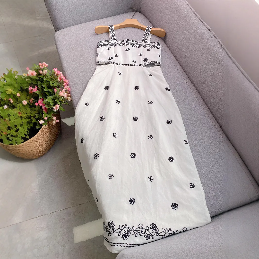 2025 Autumn White Contrast Color Floral Embroidery Cotton Dress ...