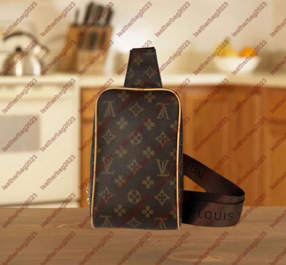 Luxury Men's Sling Chest Bag Crossbody, Casual, Sporty, Shoulder, Chest ...