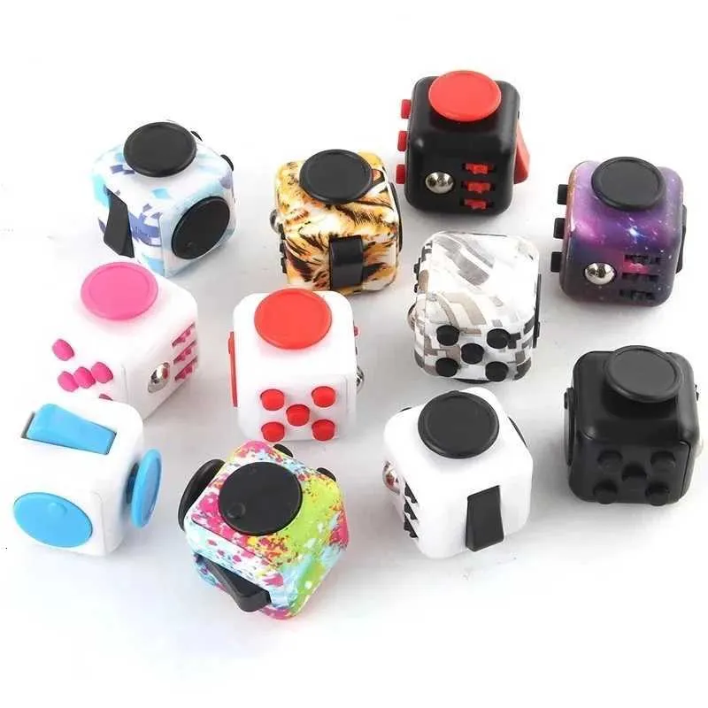 Fidget Toys Anti-Stress Cubes Rainbow Fingertip Infinity Magic Cubo ...