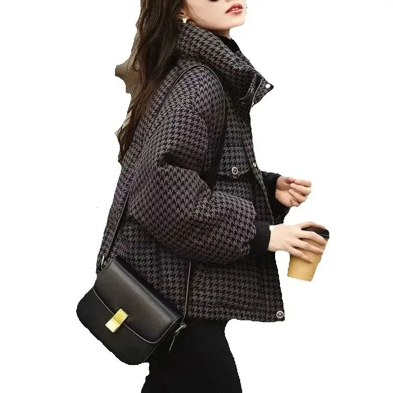 2025 Short Spring and Autumn Fashion Down Coat with Temperament Plaid ...