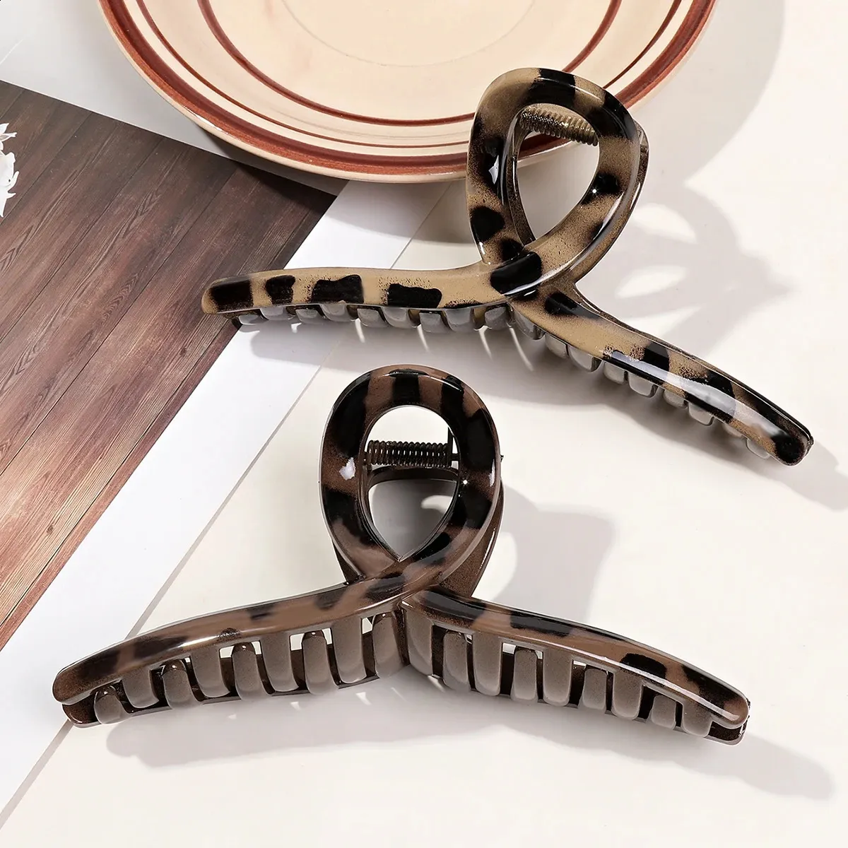 Large Leopard Print Hair Clips for Women, Jumbo Loop Claw, Thick Big ...