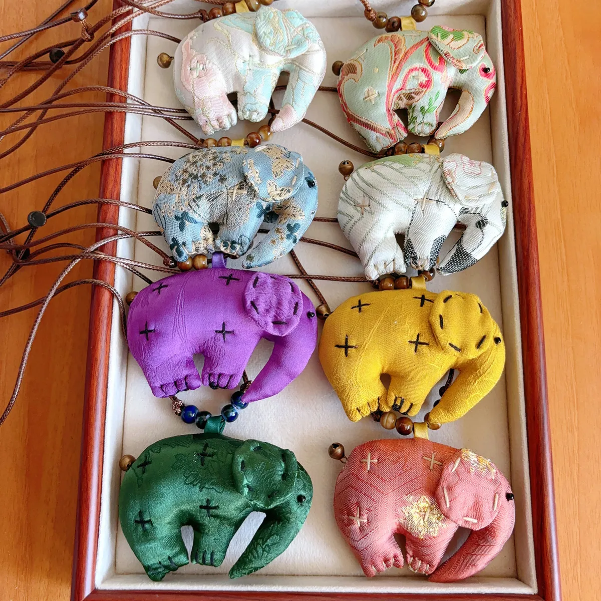 Luxury Keychain Handmade Adjustable Elephant Necklace Personalized Silk ...