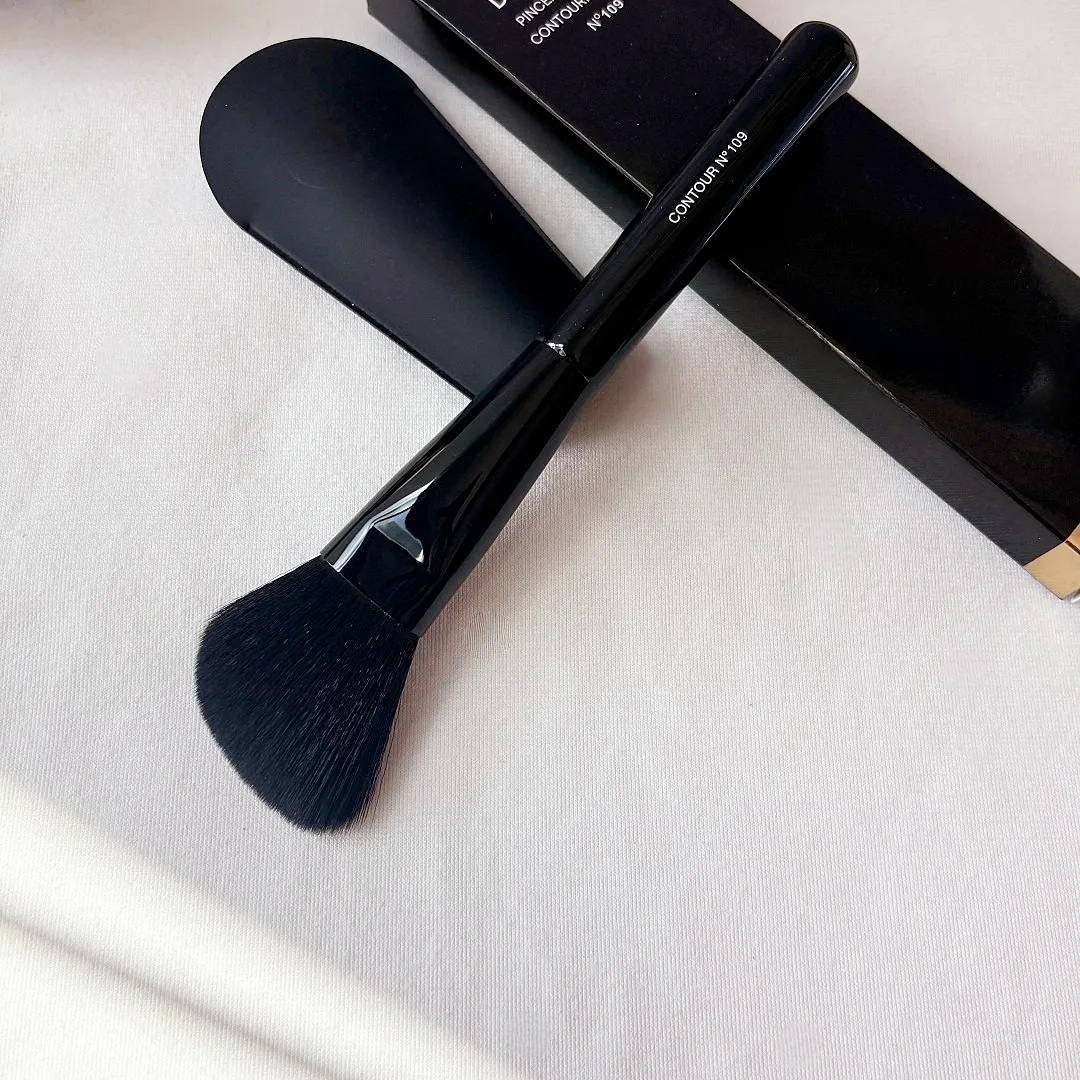 PINCEAU Professional Angled Powder Blush Contour Brush And Blush Classic Black Design For Makeup ...