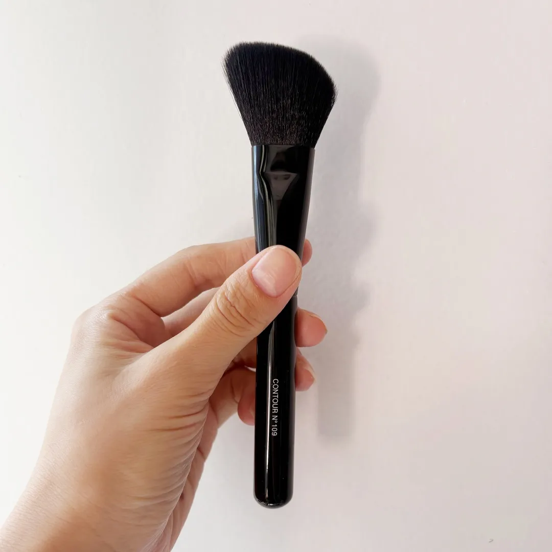 PINCEAU Professional Angled Powder Blush Contour Brush And Blush Classic Black Design For Makeup ...