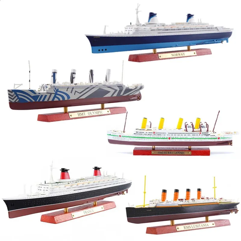 Classics Cruises Simulation Alloy Ship Model: Titanic, Lusitania ...