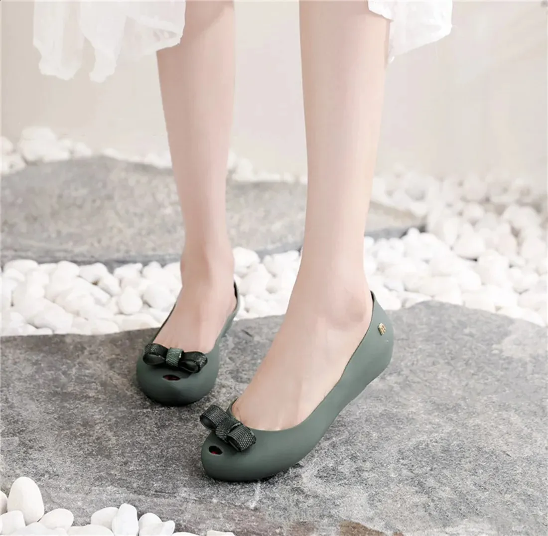 Brazil Style Women's Fashion Metal Bowknot Flat Summer Sandals Ladies ...