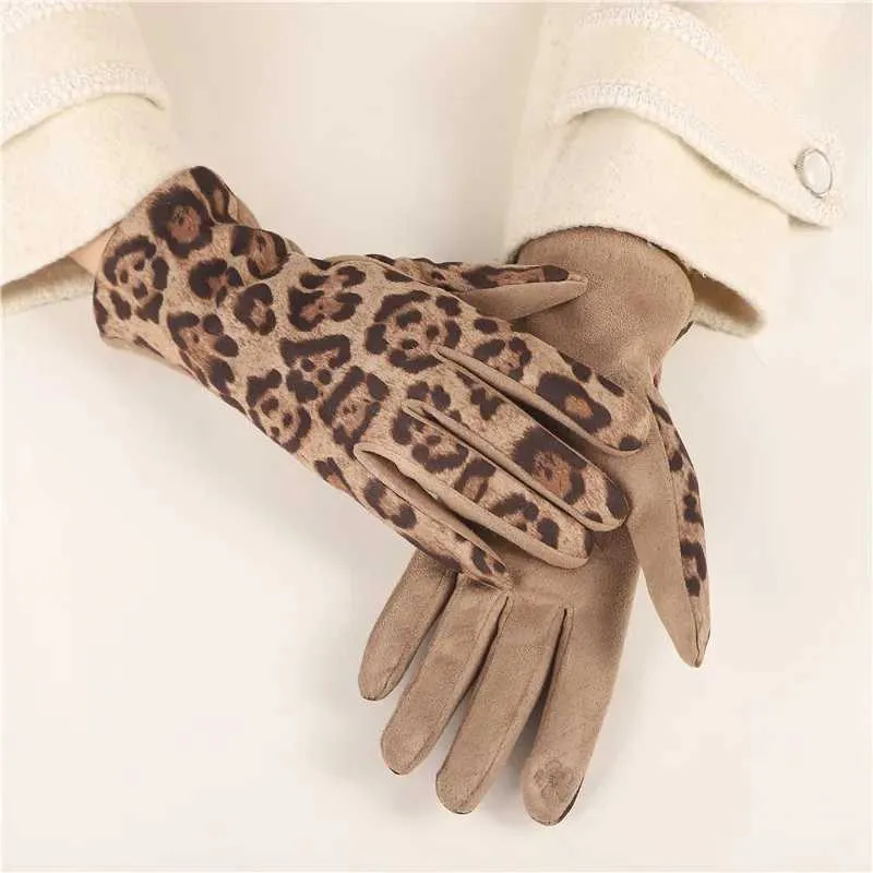Fashionable Leopard Print Gloves Womens Instagram Style Design ...