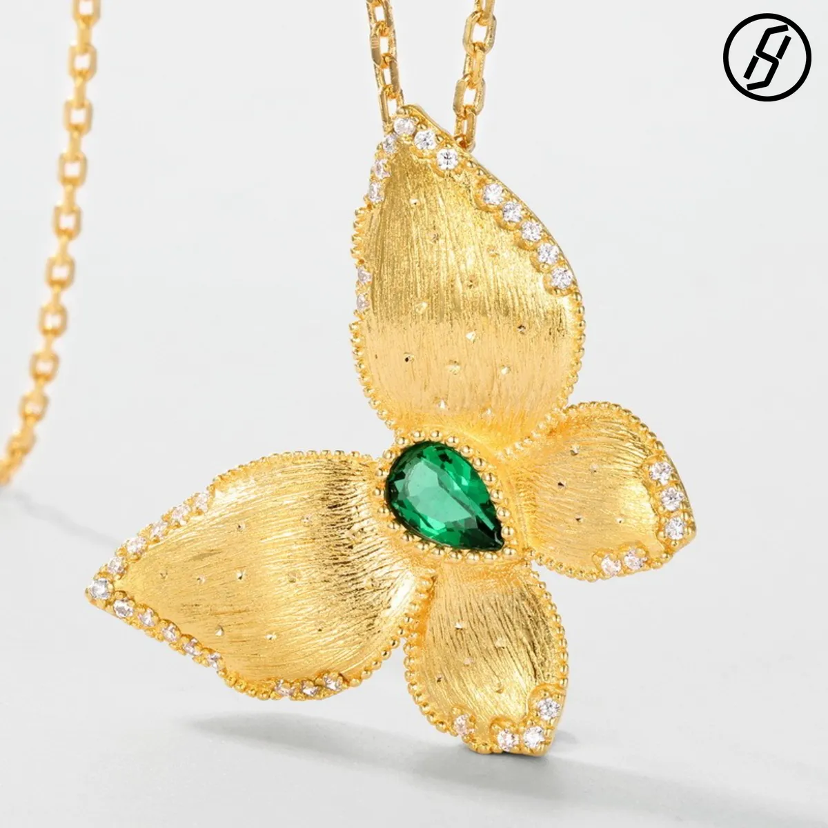 Emerald Butterfly Clavicle Chain Gold Butterfly Necklace All Matching ...